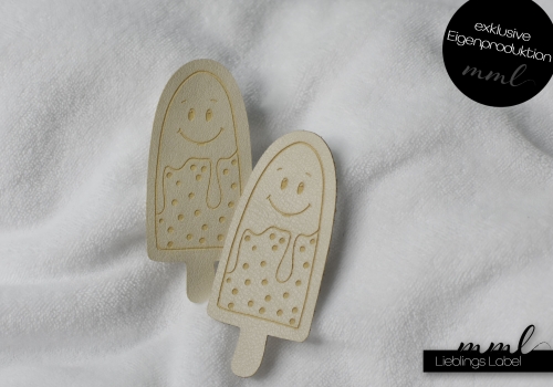 Kunstlederlabel mit Statement & Bildern für dein Unikat